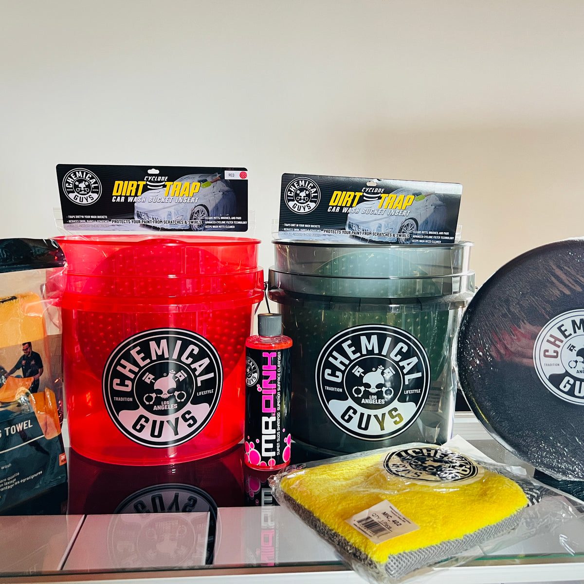 Chemical Guys Detailing Starter Kit - Buckets, Dirt Traps, Wash Soap ...
