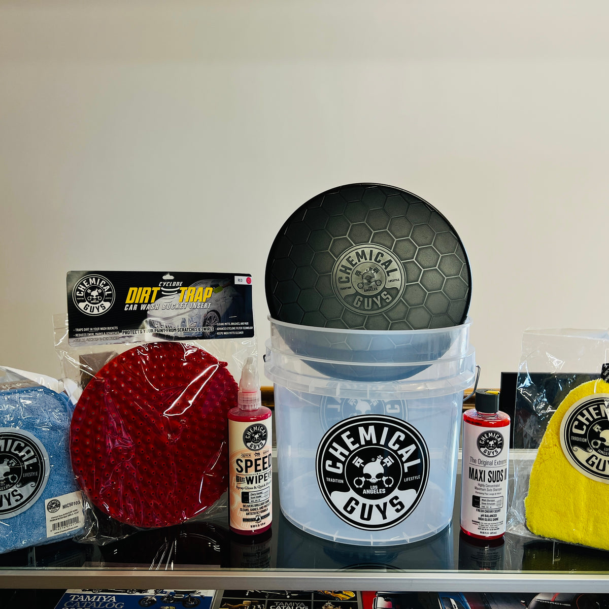Chemical Guys Heavy Duty Detailing Bucket Kit - Great Value Kit ...